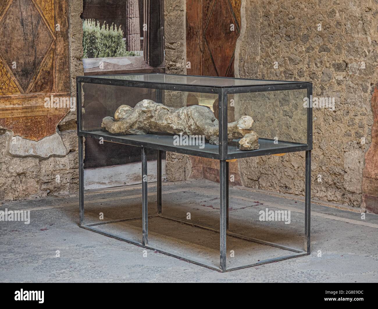 Plaster cast pompeii hi-res stock photography and images - Alamy