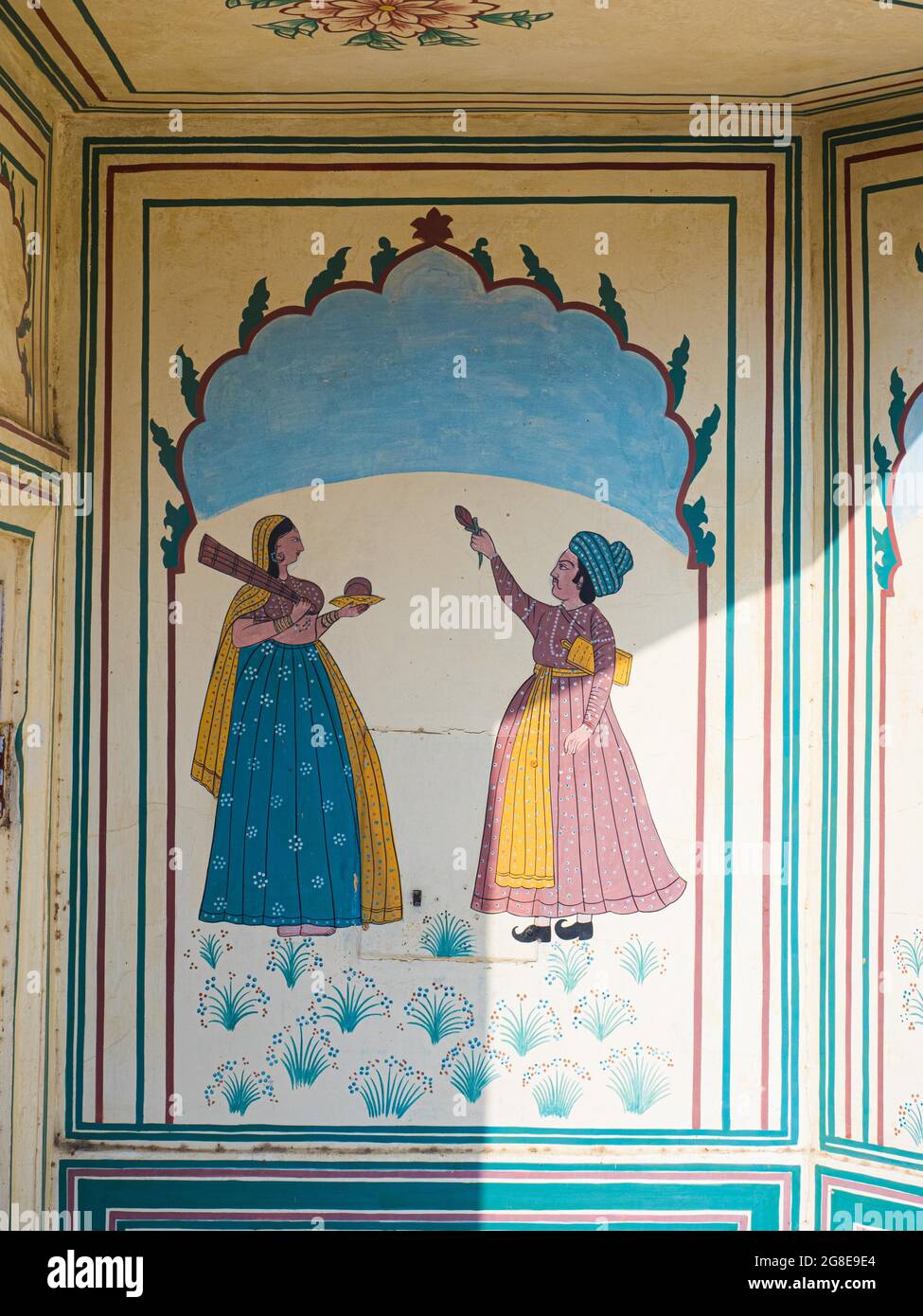 Wall painting, historical motifs, Sisodia Rani Ka Bagh Palace, Jaipur ...