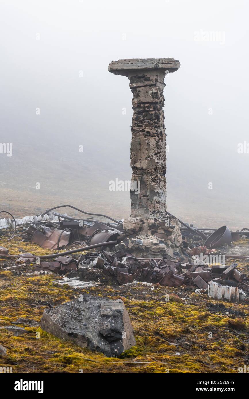 Land and machine hi-res stock photography and images - Alamy