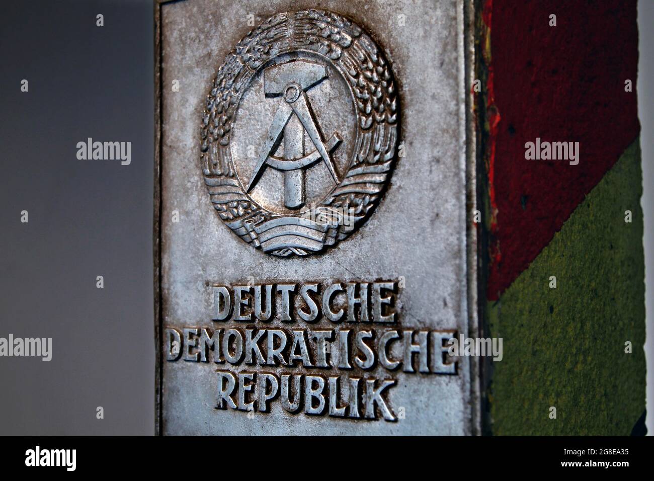 Border post with national coat of arms of the GDR, coat of arms with ...