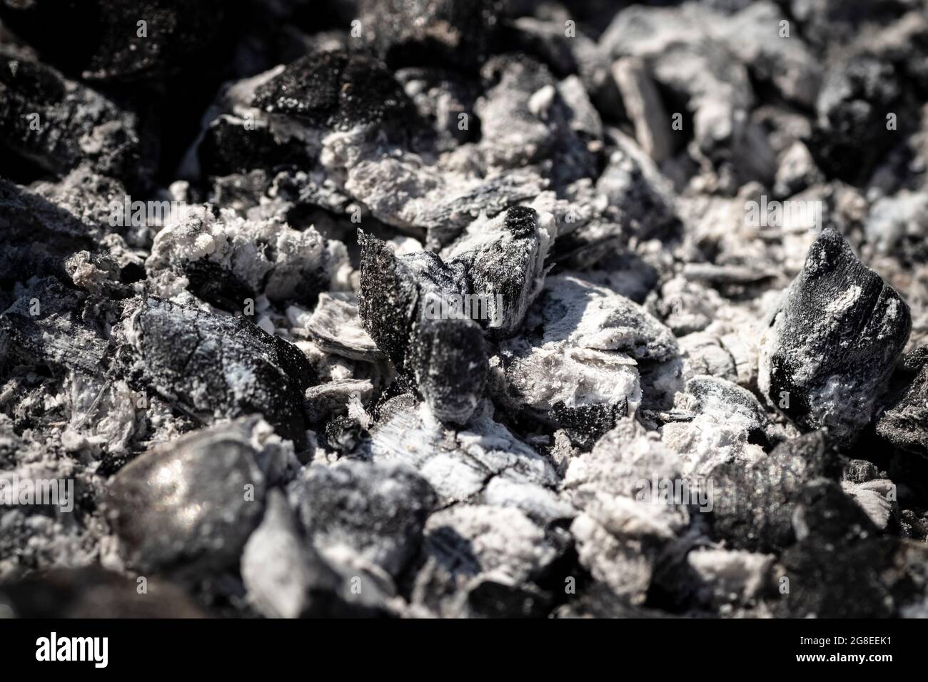 Burning char coals hi-res stock photography and images - Alamy