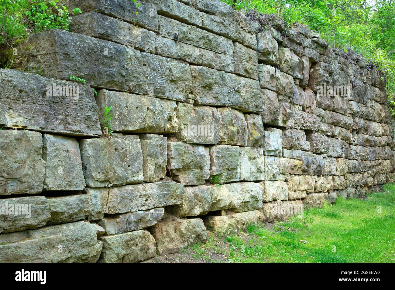 Quarry wall, Cedar Valley Park, Cedar County, Iowa Stock Photo - Alamy