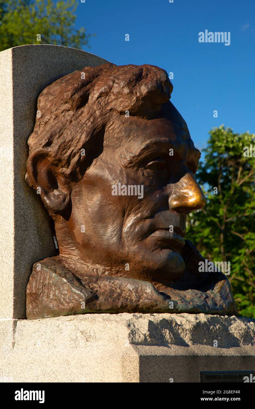 Lincoln head statue, Lincoln Tomb State Historic Site, Springfield ...