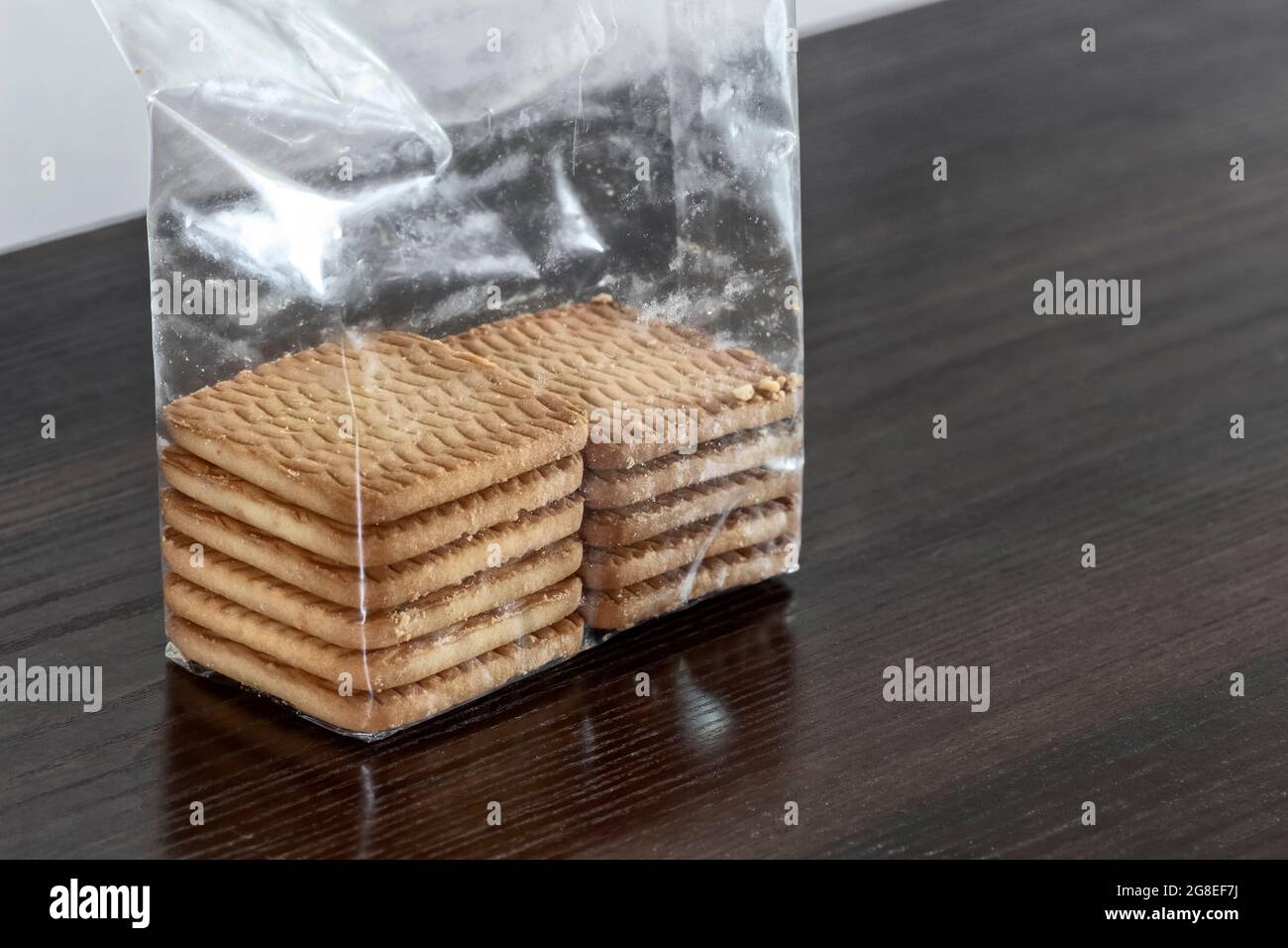 Empty crisp packet hi-res stock photography and images - Alamy