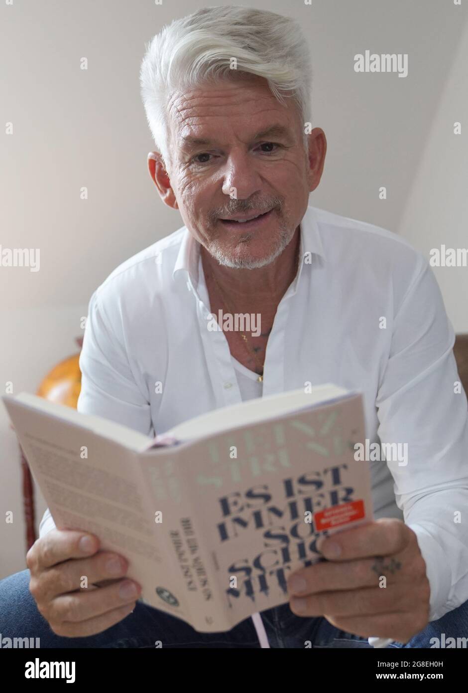 Strunk white hi-res stock photography and images - Alamy