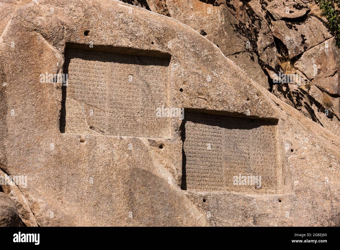 Ganj Nameh(Ganiname), Achaemenid cuneiform inscriptions, suburb of ...