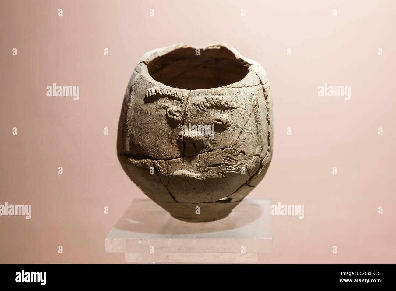 Hafttappeh and choghazanbil museum hi-res stock photography and images ...