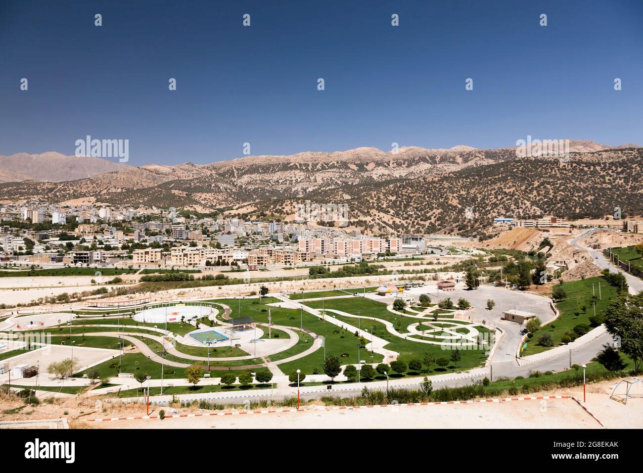 Iran yasuj zagros mountain range hi-res stock photography and images ...