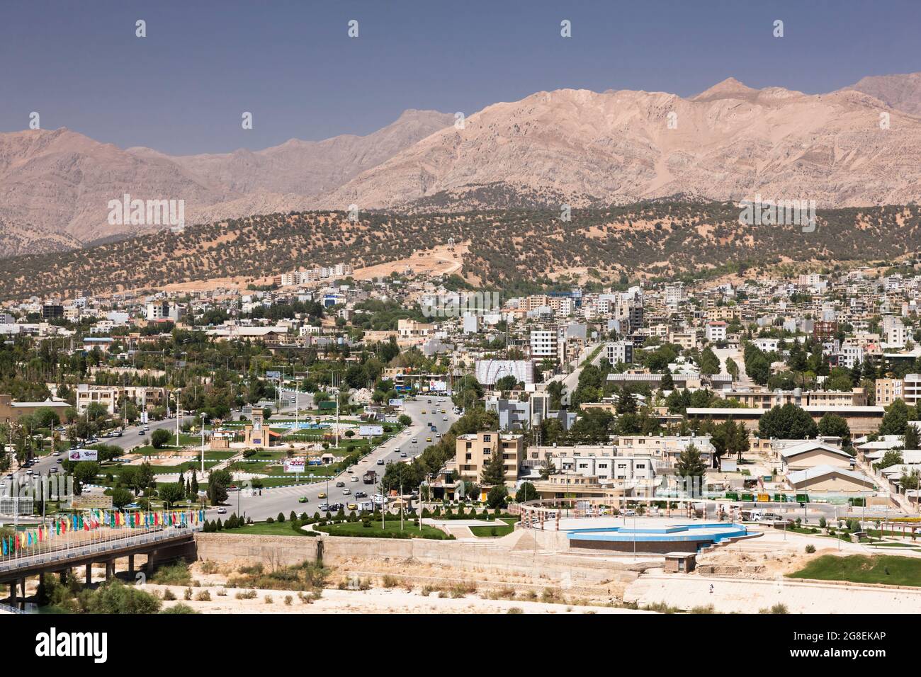 Iranian skiing resorts hi-res stock photography and images - Alamy