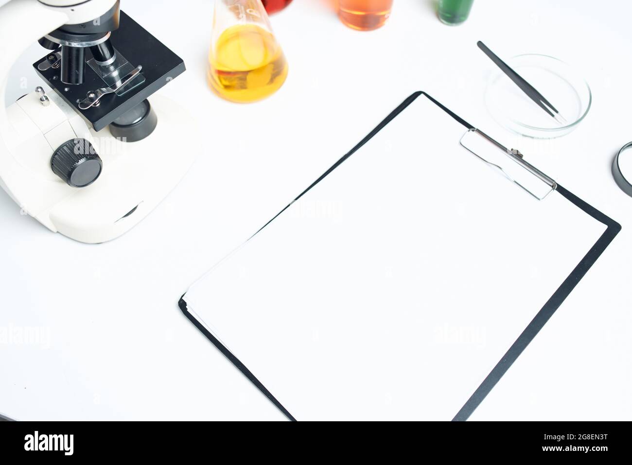 Diagnostic laboratory diagnostic sheet hi-res stock photography and ...