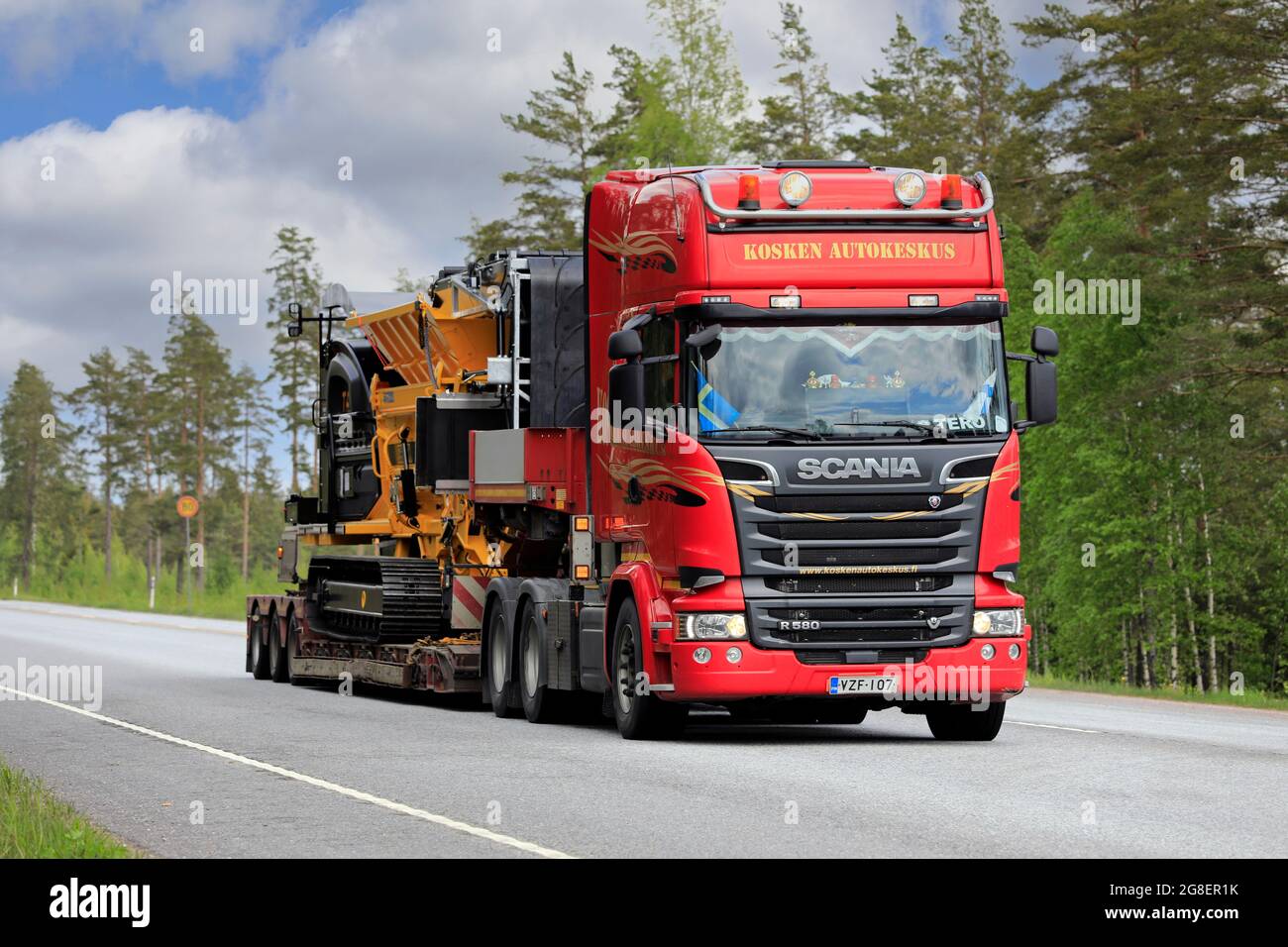 Lowboy trailer scania hi-res stock photography and images - Alamy