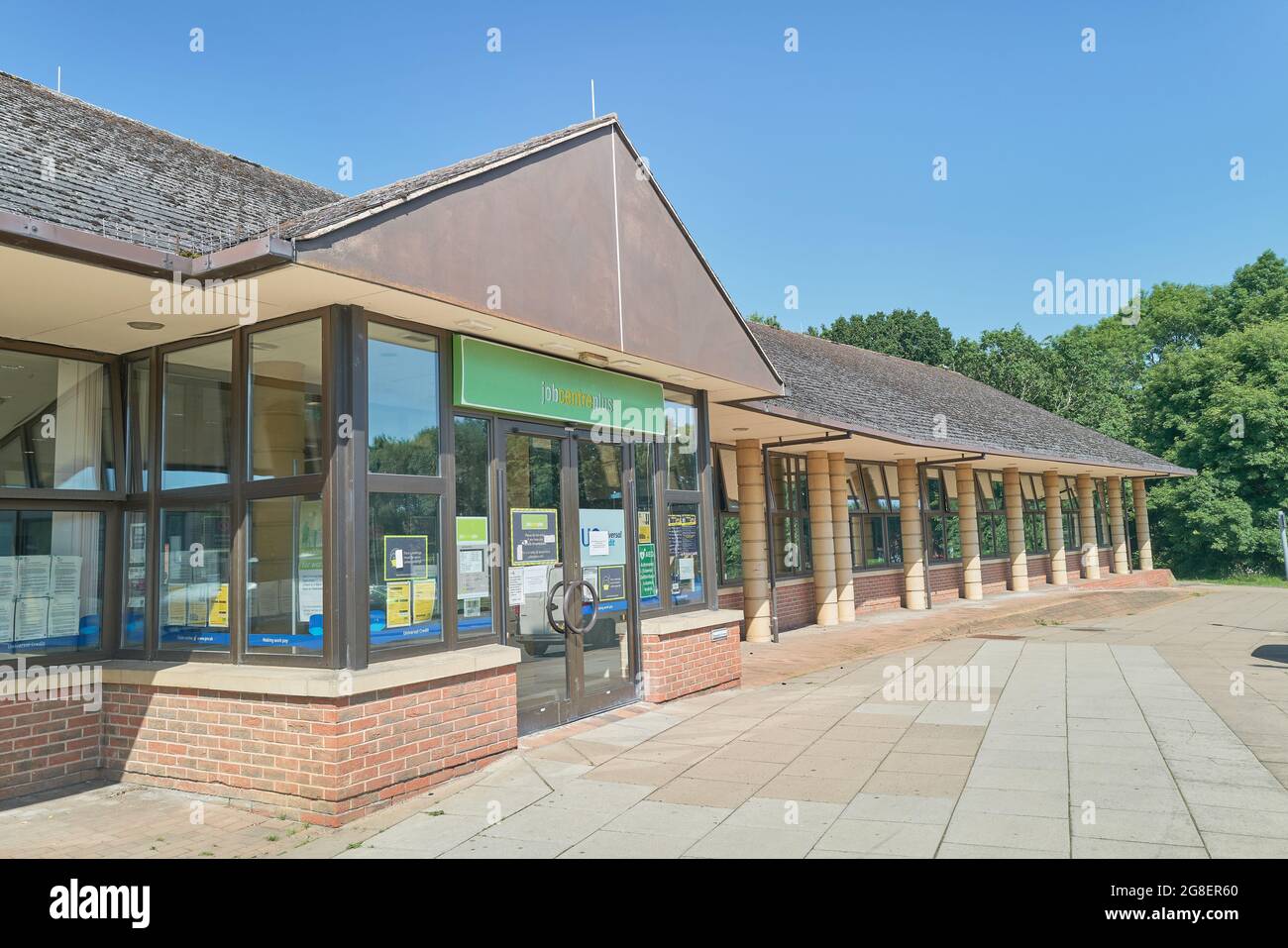 Centre plus hi-res stock photography and images - Alamy
