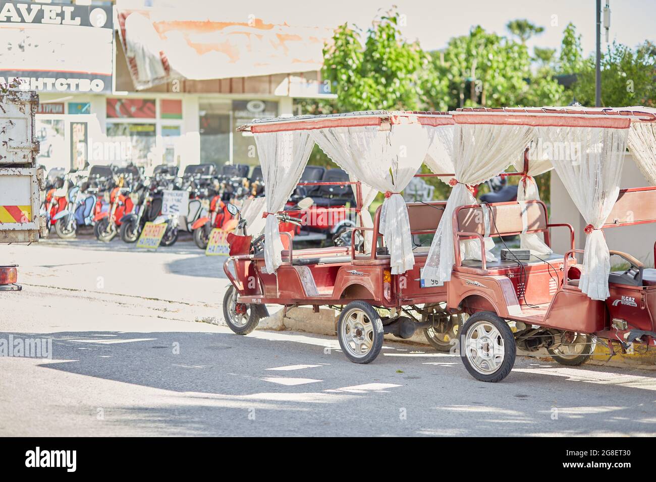 Decorated auto rickshaw hi-res stock photography and images - Alamy