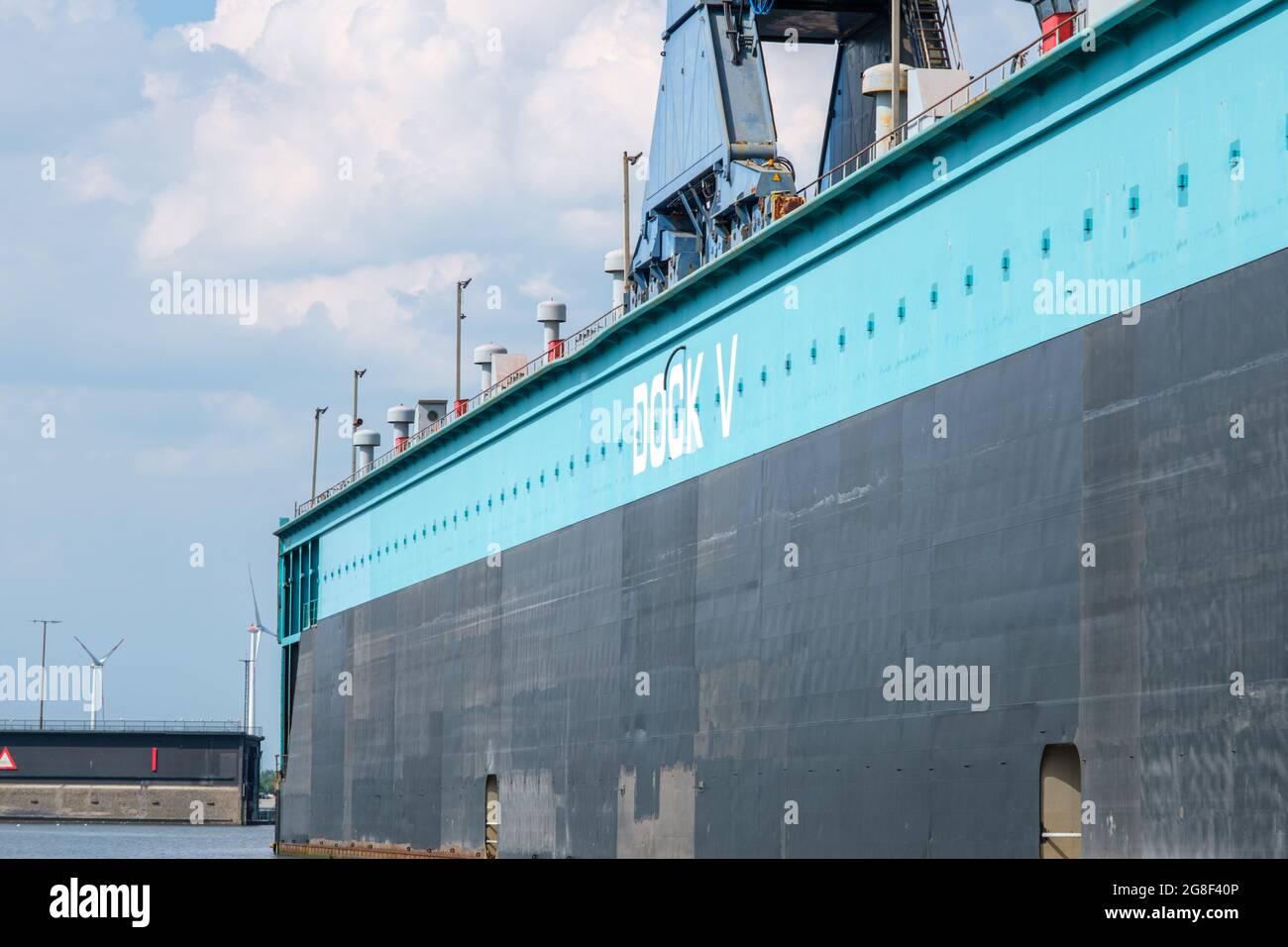 Dock V / Dock 5 im Verbindungshafen in Bremerhaven, Germany ...