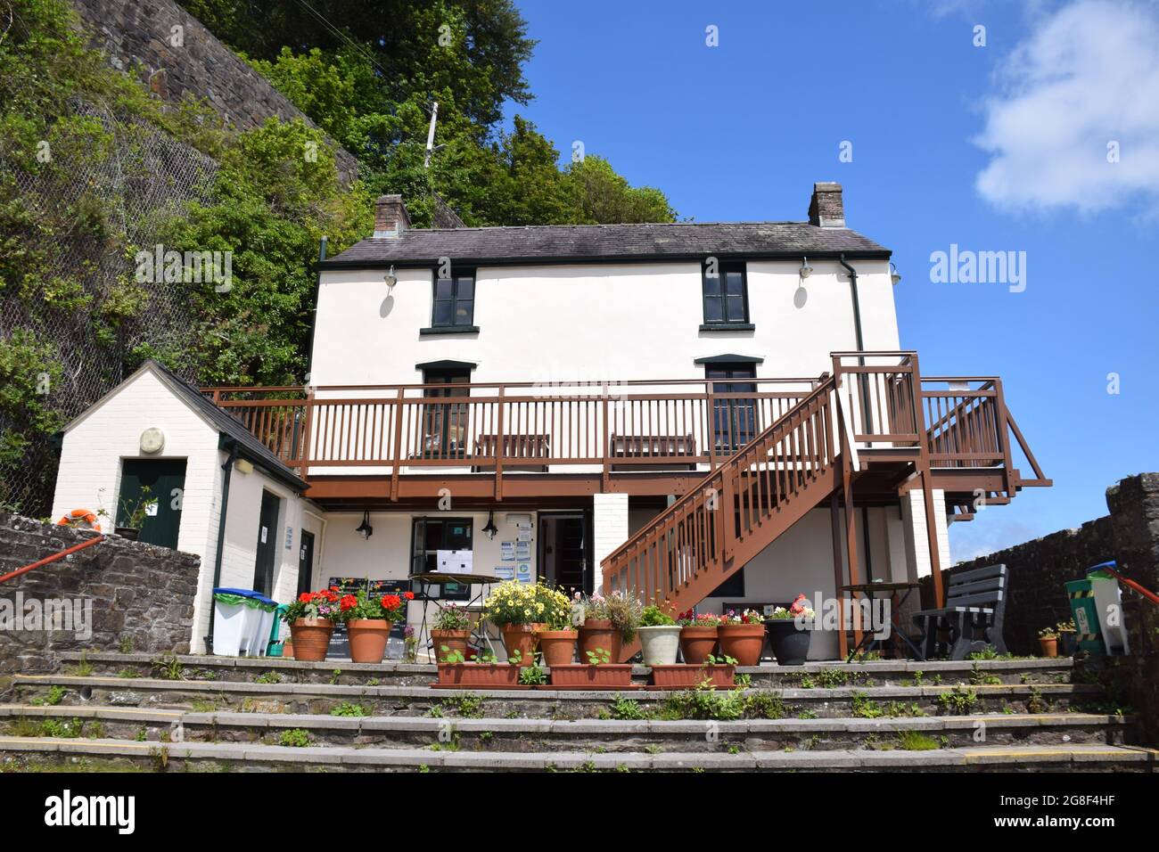 The Boathouse Laugharne, where Dylan Thomas lived during his last 4 ...