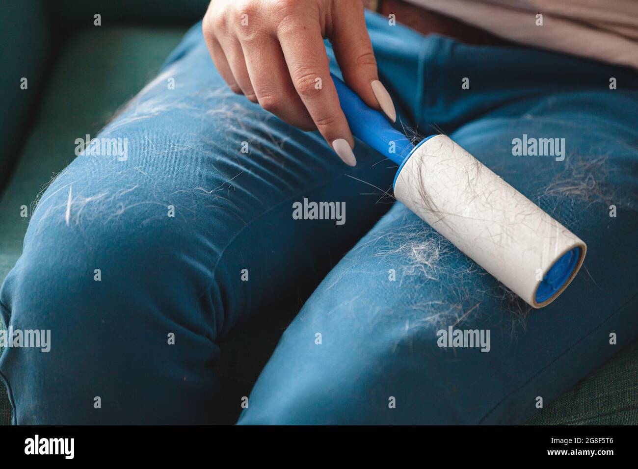 Cloth roller hi-res stock photography and images - Alamy