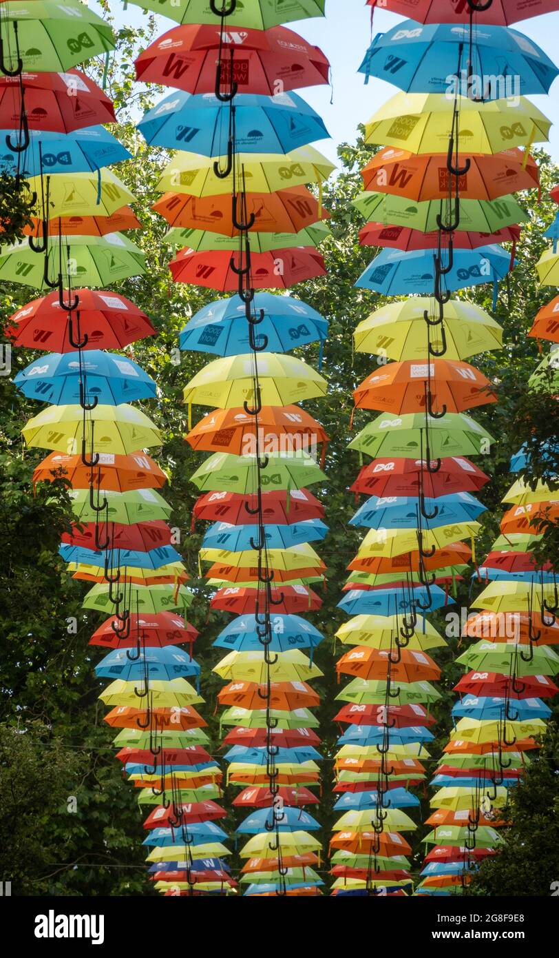 Umbrella project hi-res stock photography and images - Alamy