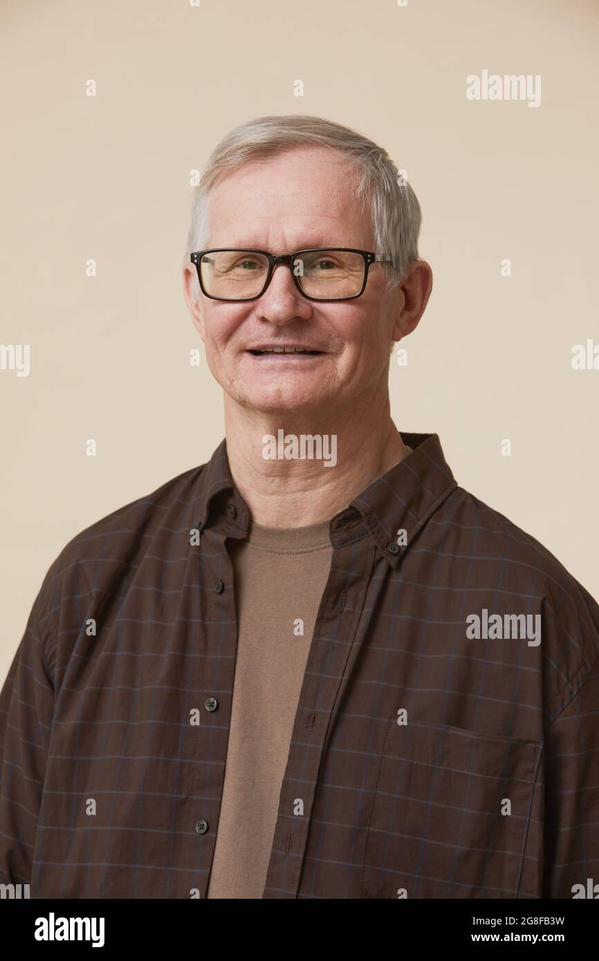 Old man beige hi-res stock photography and images - Alamy