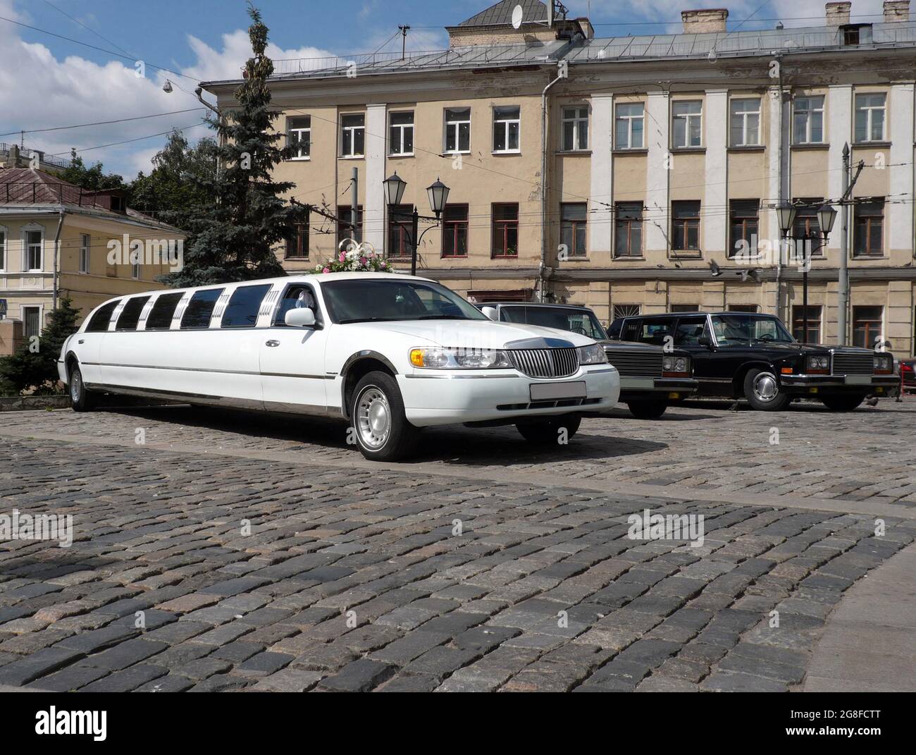 Limousine white background hi-res stock photography and images - Alamy