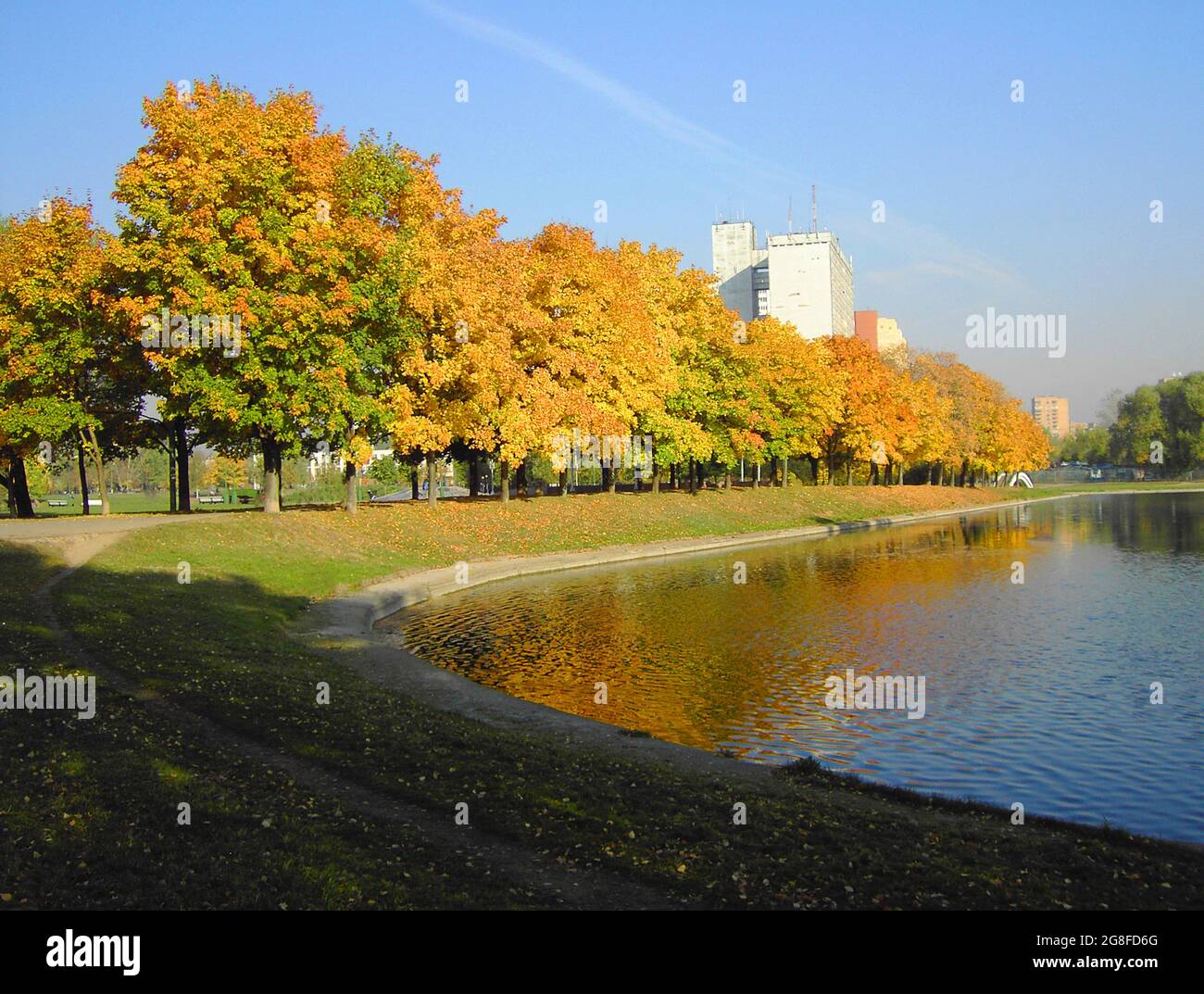 autumn in city park at october Stock Photo - Alamy