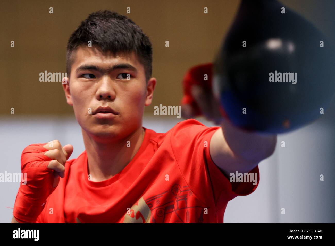 (210720) -- TOKYO, July 20, 2021 (Xinhua) -- Chinese boxer ...