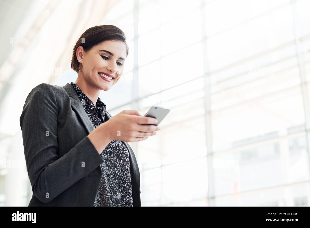 Checking texts hi-res stock photography and images - Alamy