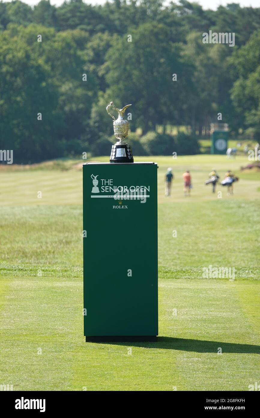 Sunningdale, Berkshire, UK. 20th July, 2021. Preparations for the start ...