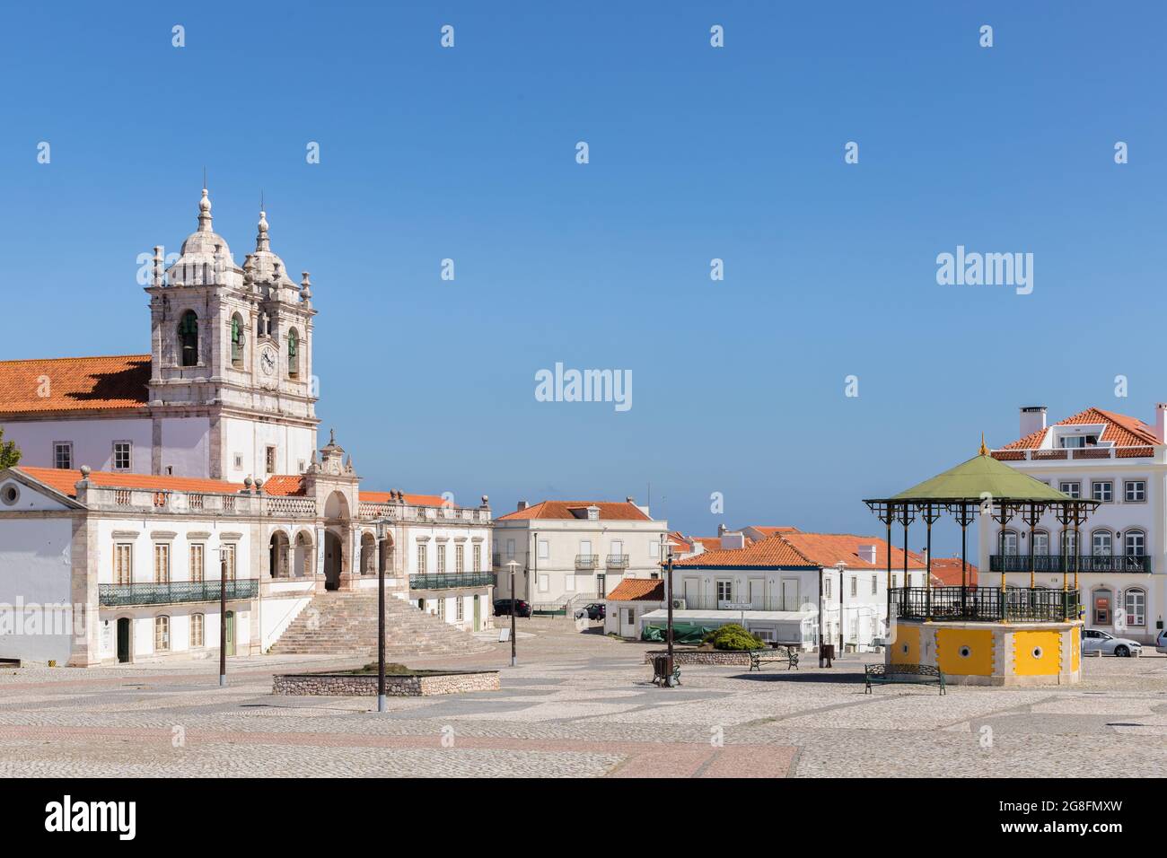 Santuario nossa senhora da nazare hi-res stock photography and images ...