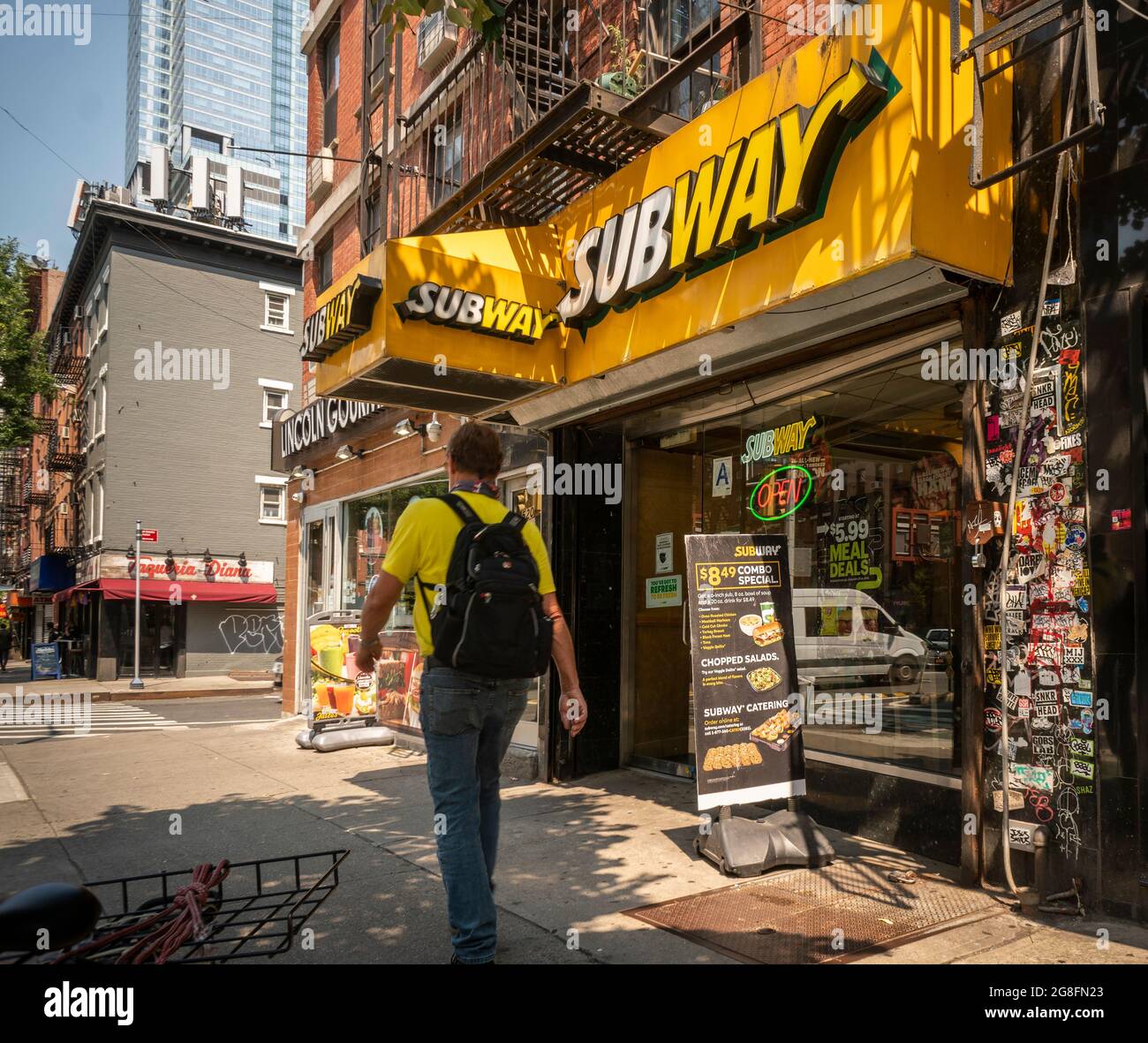 Subway eat fresh refresh hi-res stock photography and images - Alamy