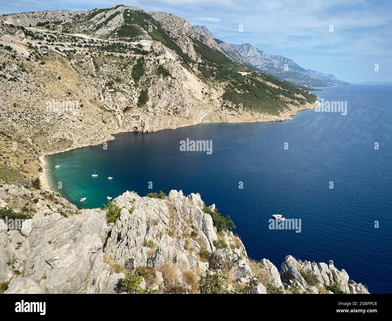 Vruja bay is a beautiful bay. Natural wells of drinking water spring ...