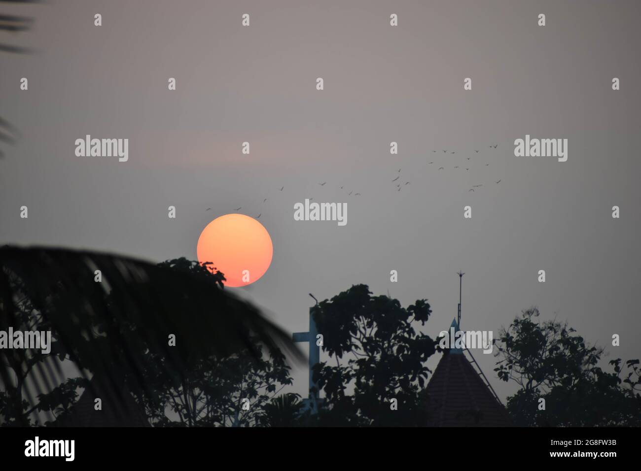 Sunrise, sun at the time of sunrise Stock Photo - Alamy