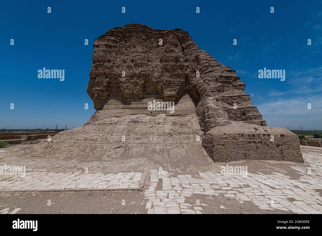 Ziggurat iraq hi-res stock photography and images - Alamy