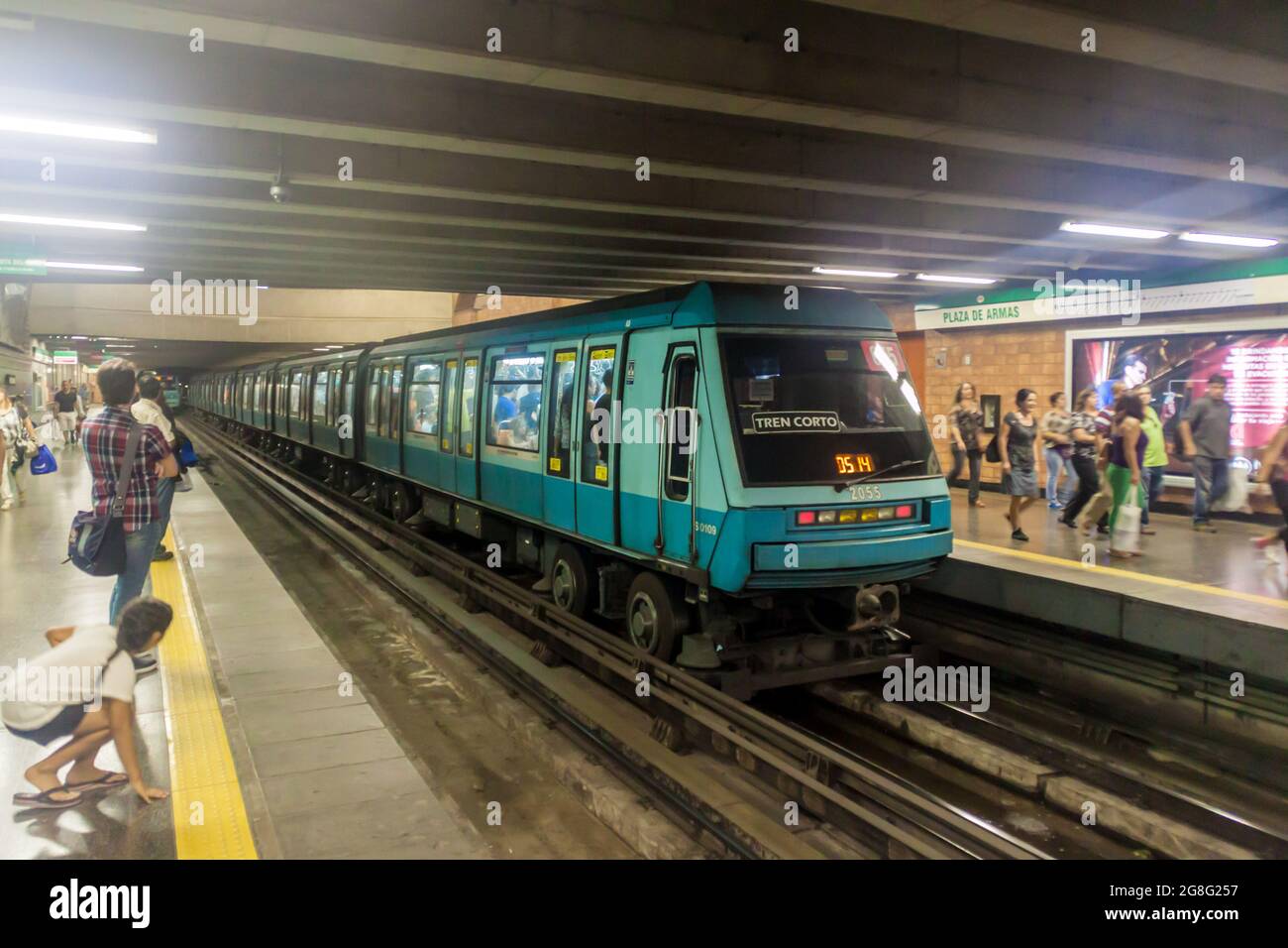 Metro train station in santiago hi-res stock photography and images - Alamy