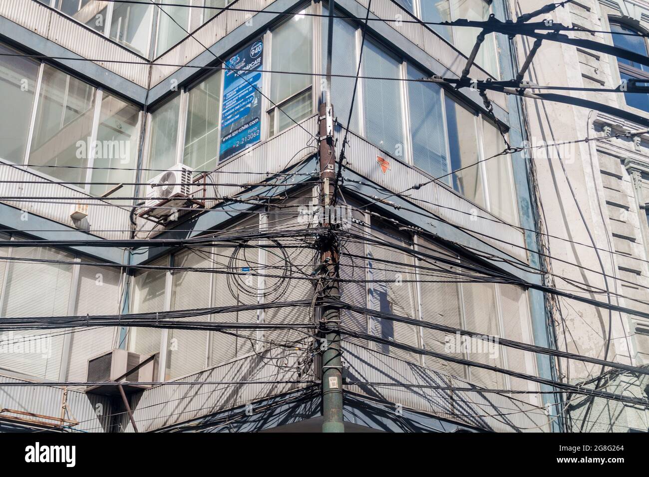 Wire bonded hi-res stock photography and images - Alamy