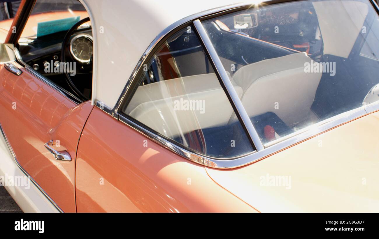 Wraparound background hi-res stock photography and images - Alamy