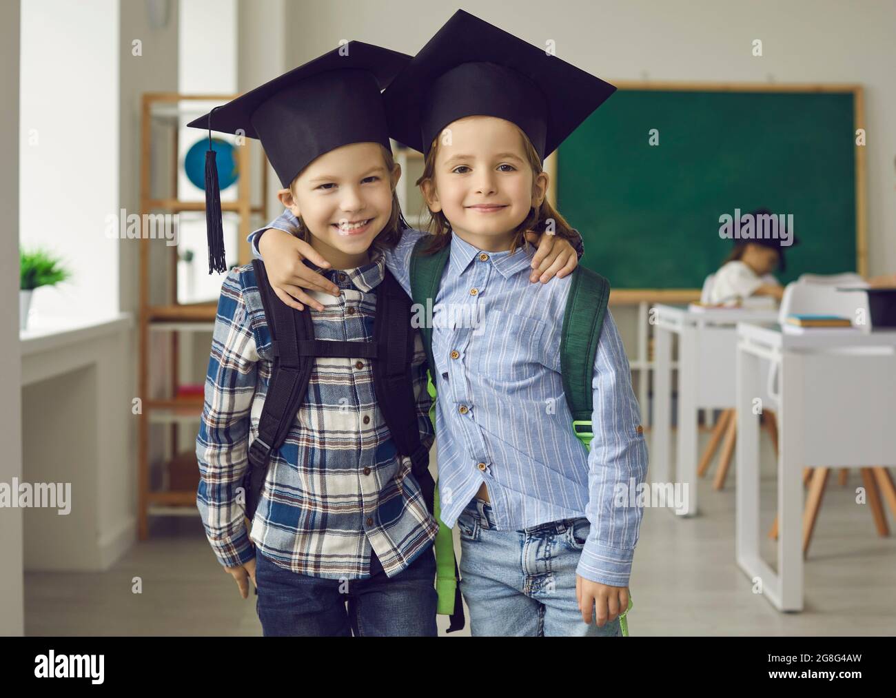 Graduation kids hi-res stock photography and images - Alamy