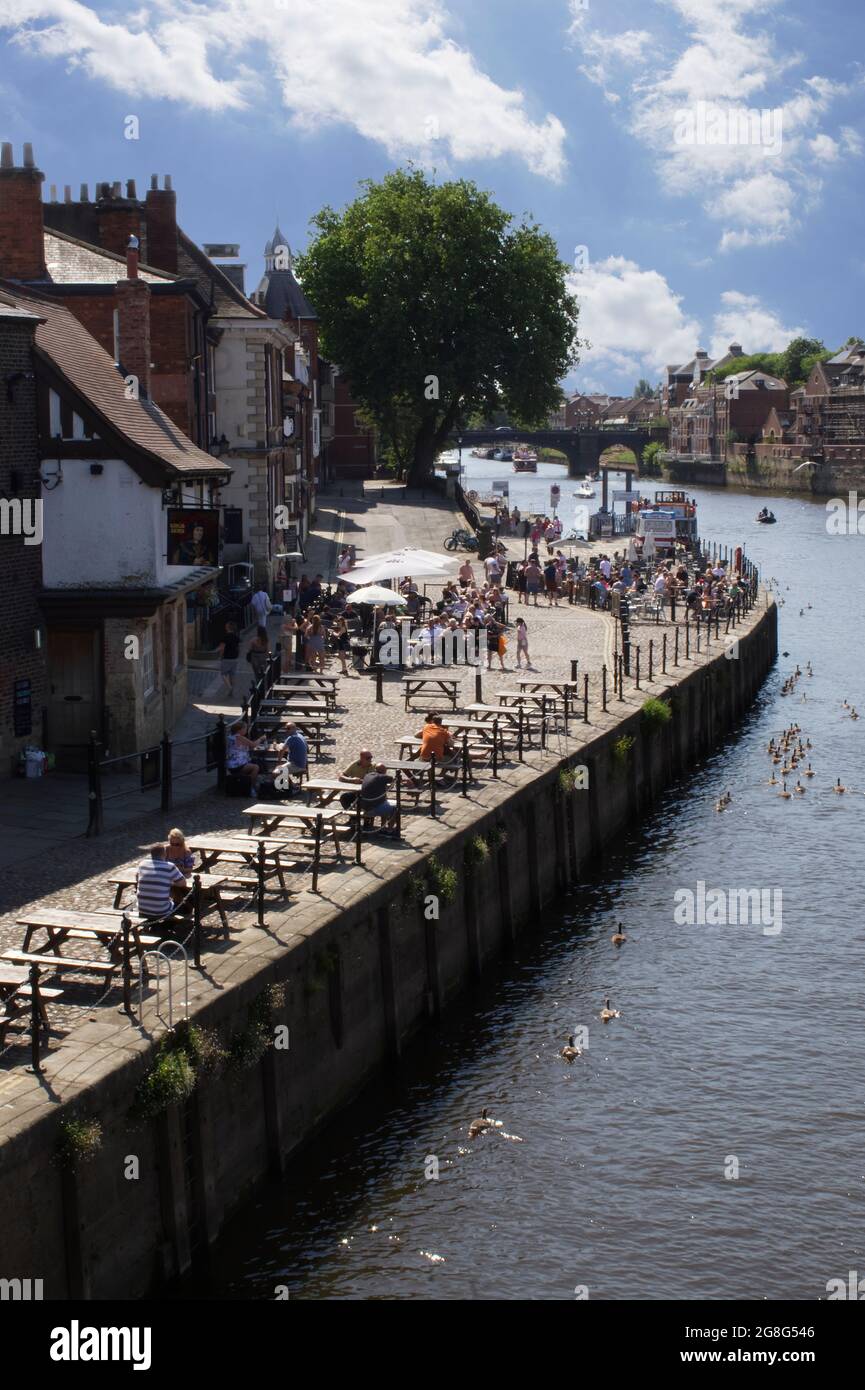 River Side Bar and Cafes on the bank of the River Ouse in York Stock ...