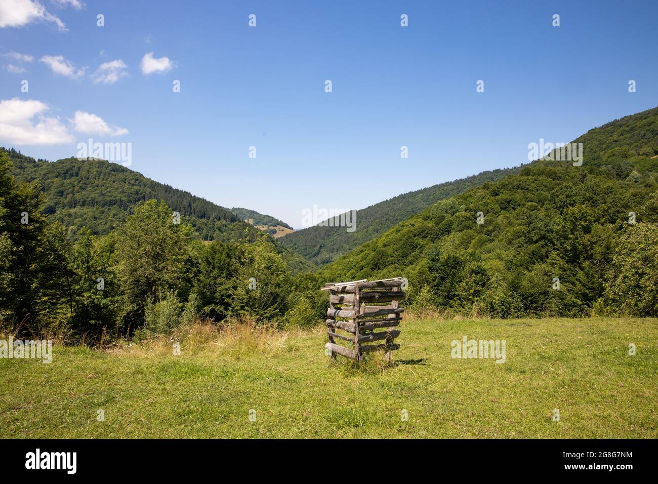 Picturesque view of Lupsa Mountain Village in Apuseni Mountains ...