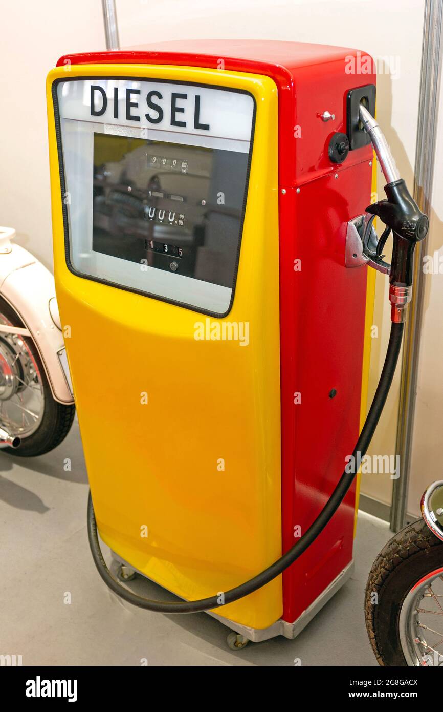 Mechanical filling hi-res stock photography and images - Alamy