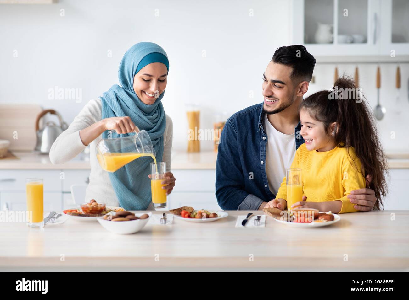 Islamic family meal table hi-res stock photography and images - Alamy