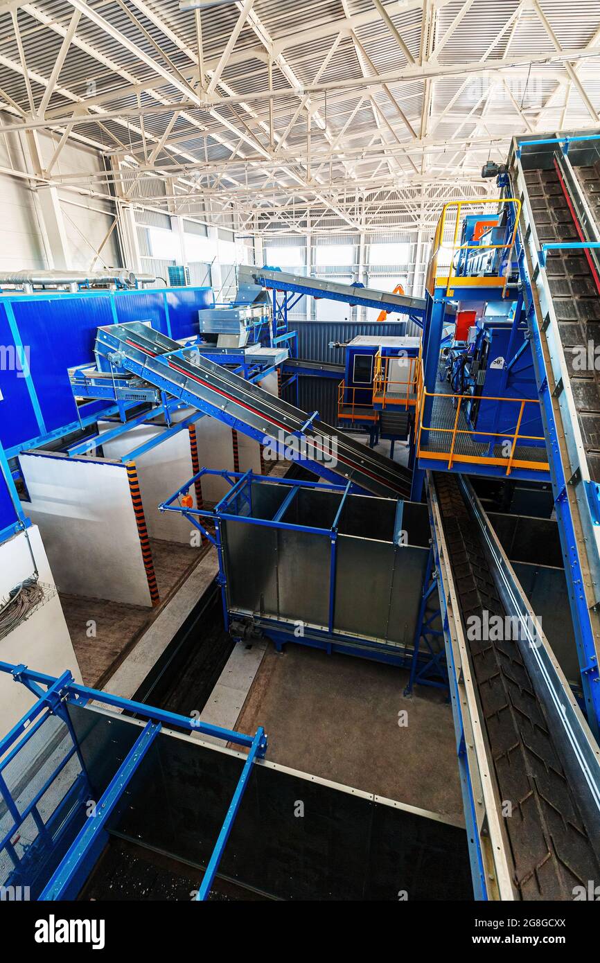 A modern plant for sorting and recycling household waste and waste ...