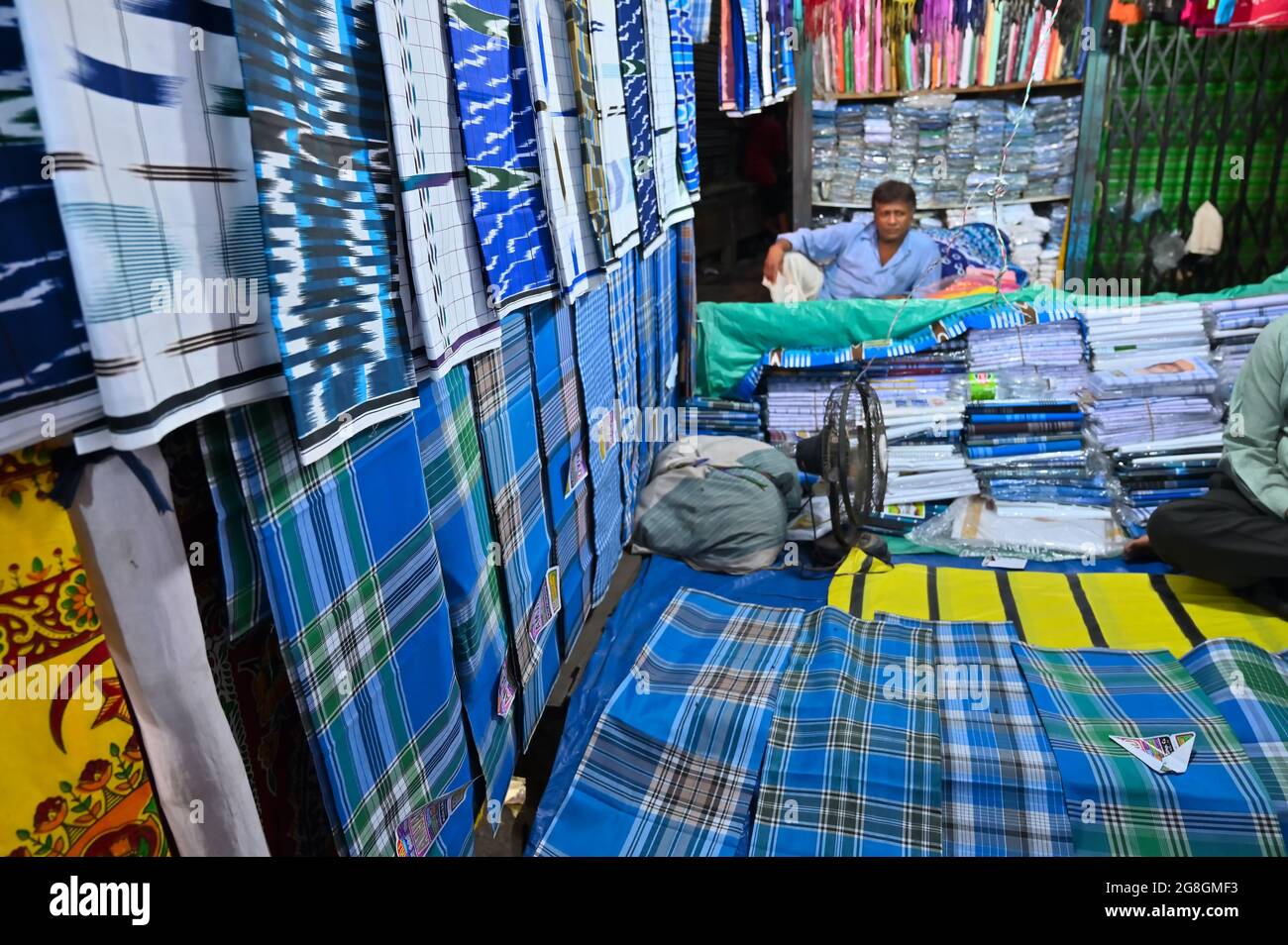 Lungi wear hi-res stock photography and images - Alamy
