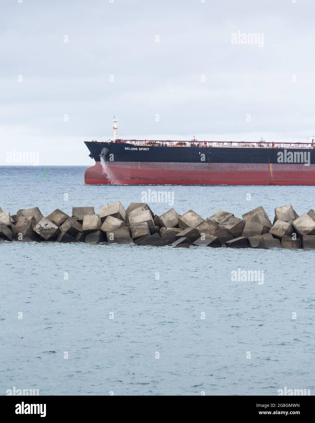large oil tanker Stock Photo - Alamy