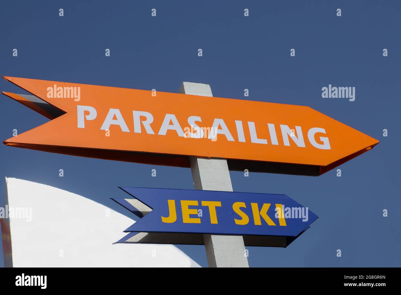 Orange arrow hi-res stock photography and images - Alamy