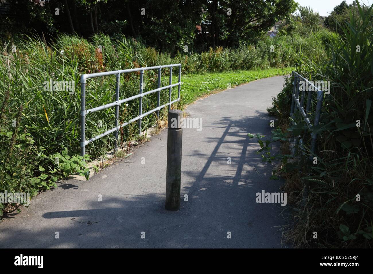 Cycle path footbridge hi-res stock photography and images - Alamy