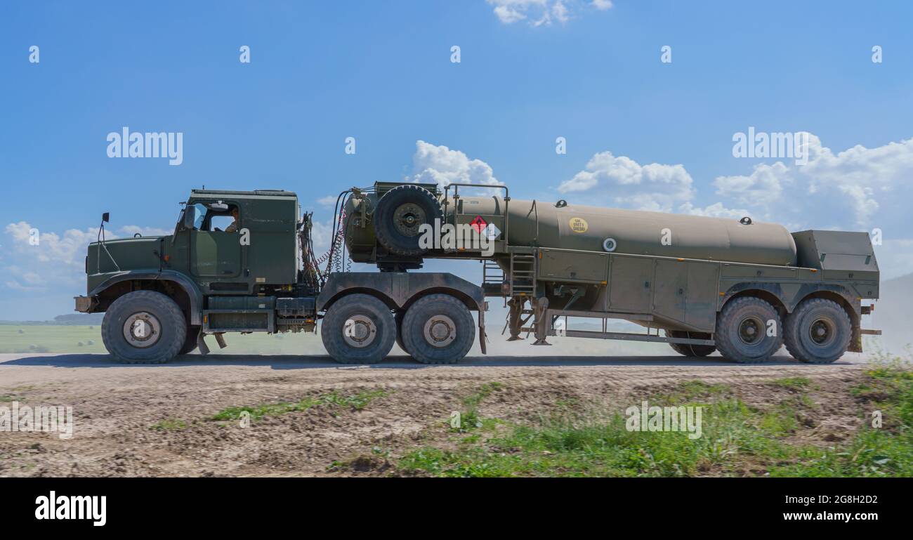 British army Oshkosh 6x6 wheeled tanker Logistic Support & Transport ...