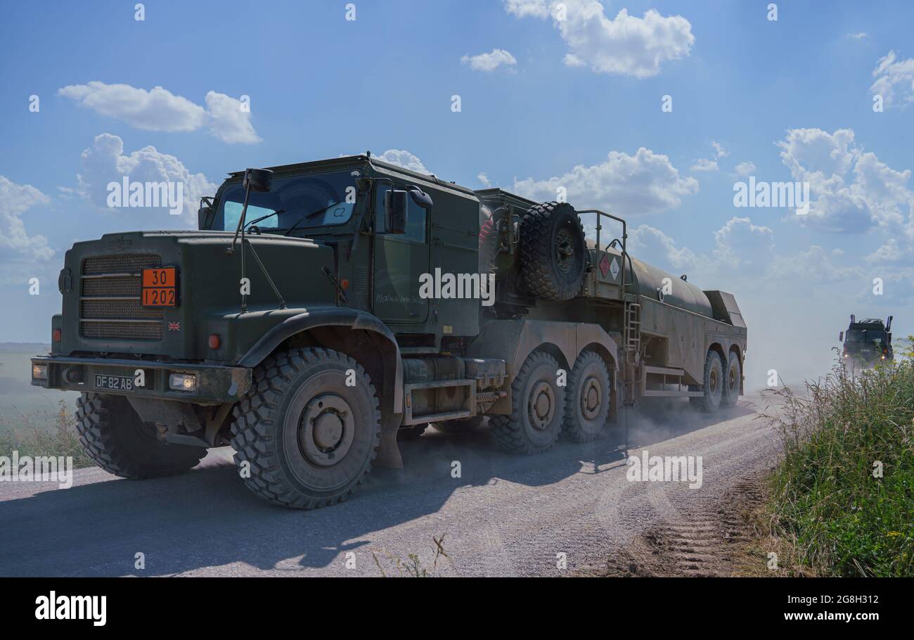British army Oshkosh 6x6 wheeled tanker Logistic Support & Transport ...