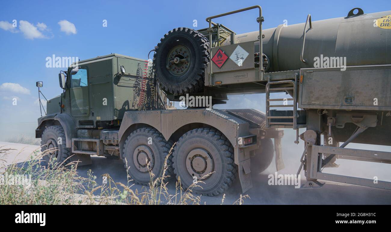 British army Oshkosh 6x6 wheeled tanker Logistic Support & Transport ...