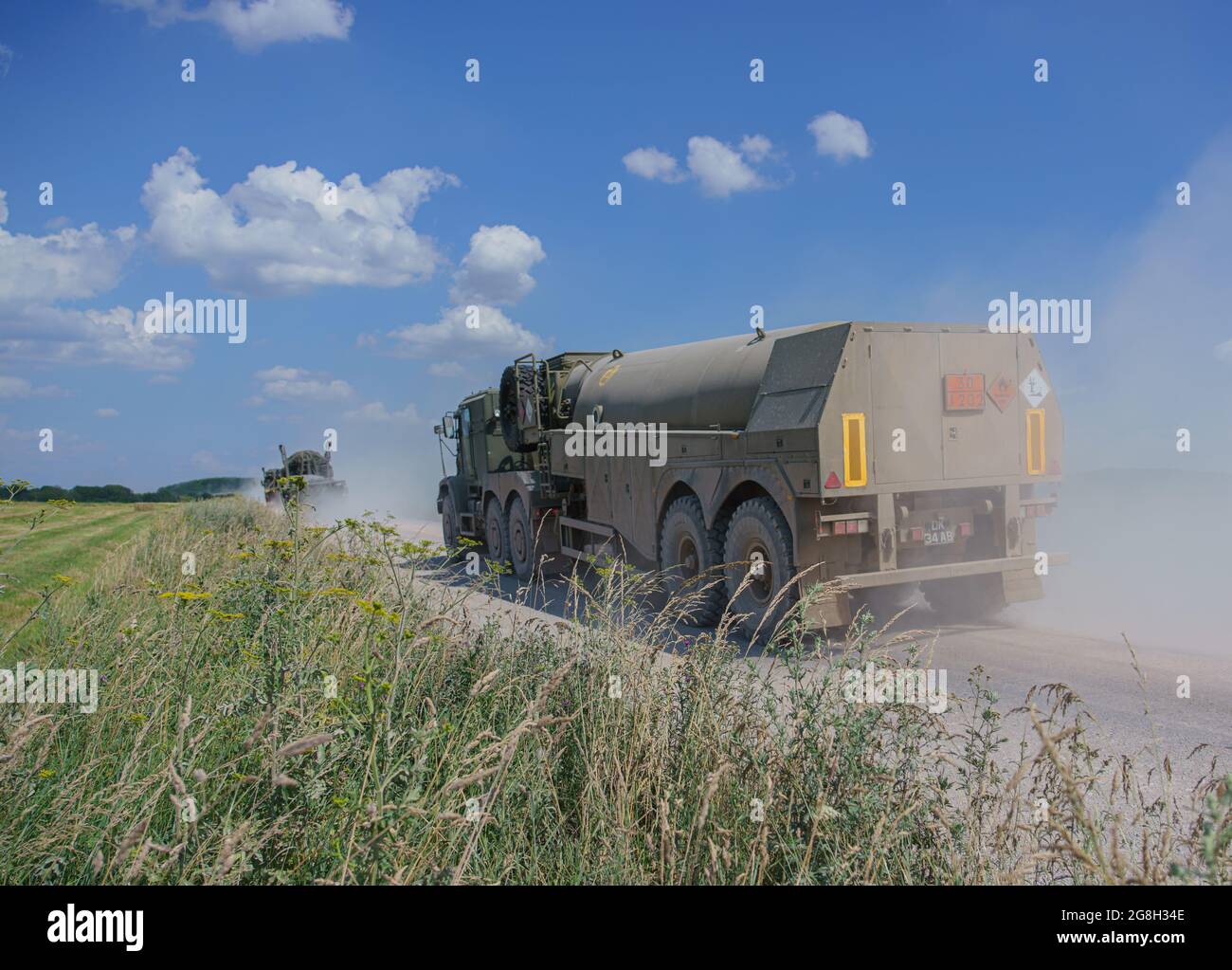 British army Oshkosh 6x6 wheeled tanker Logistic Support & Transport ...