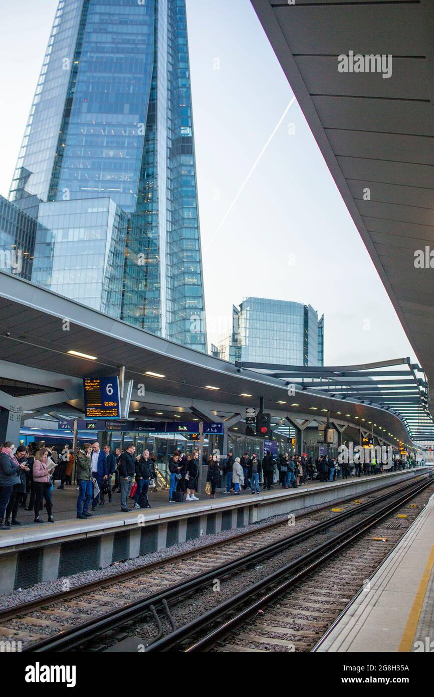 London Bridge railway station , England, UK Stock Photo - Alamy